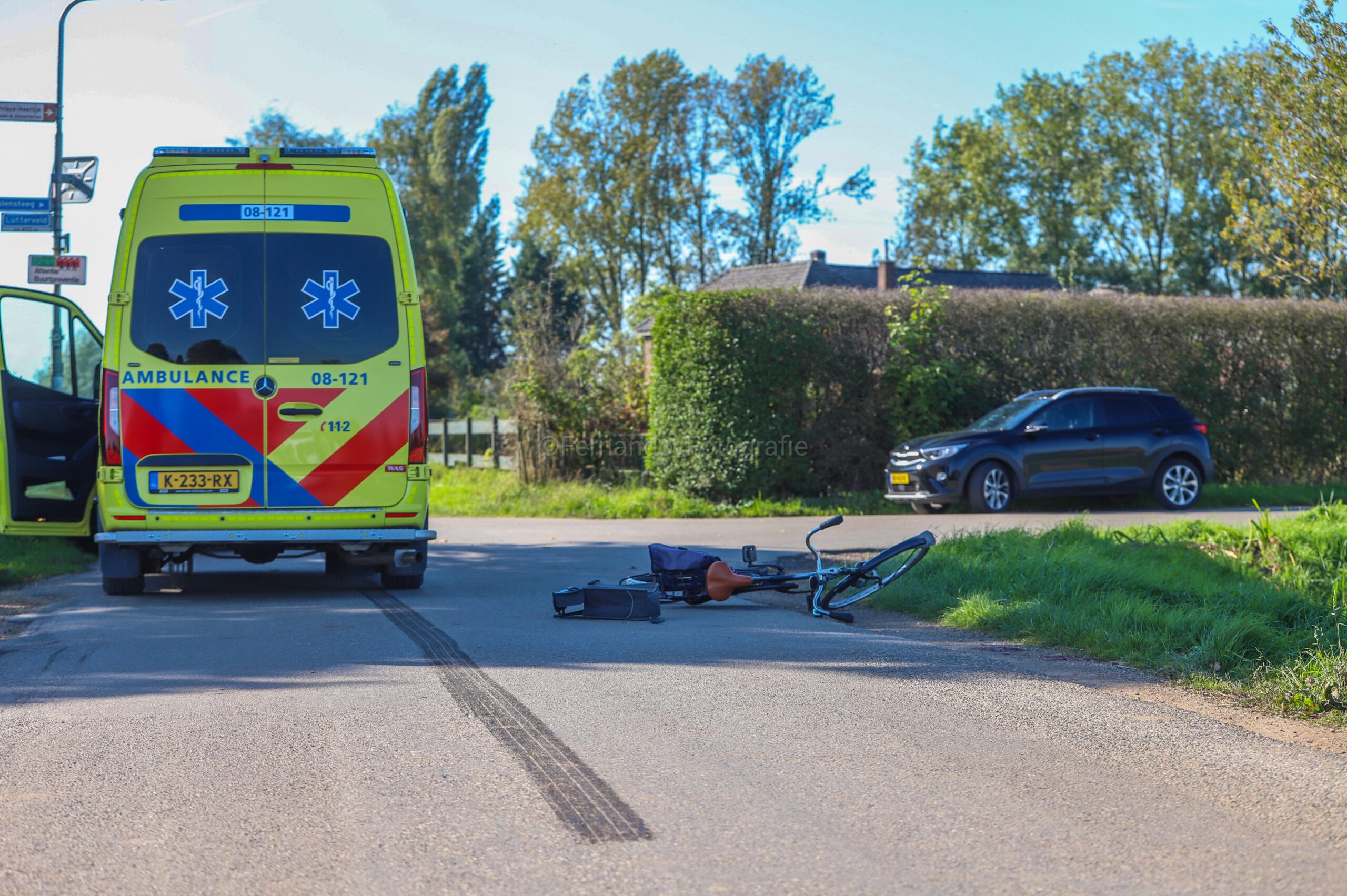 Flink remspoor na ongeval met fietser - Fernando Bot Fotografie